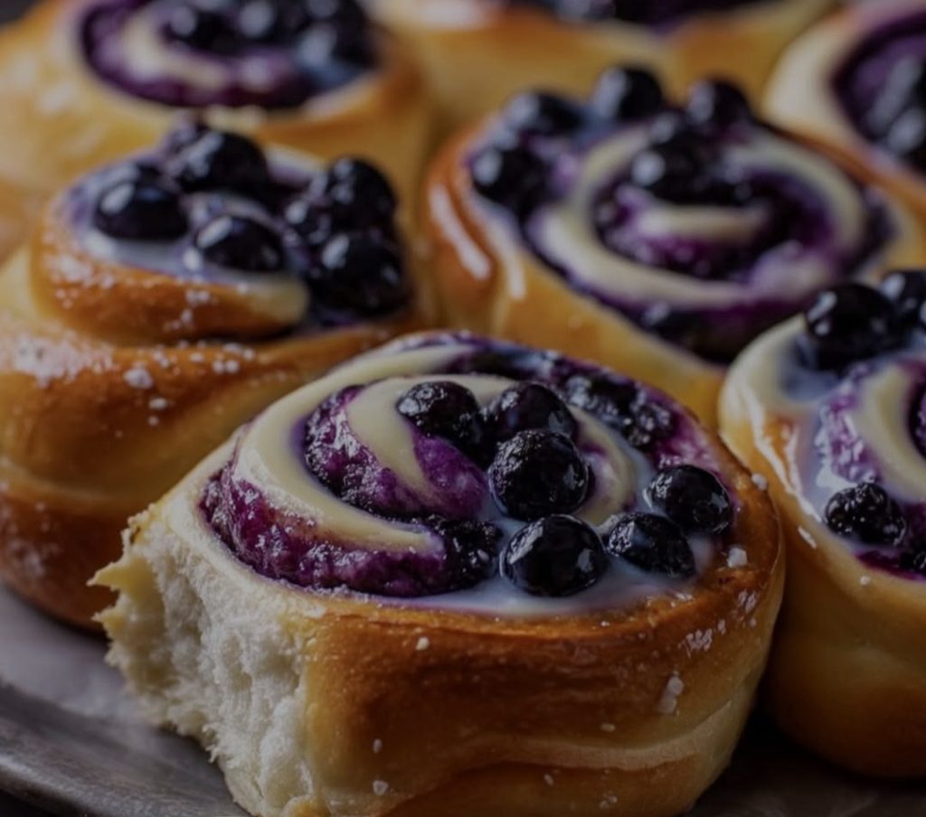 Blueberry Cheesecake Swirl Rolls – Cook For You
